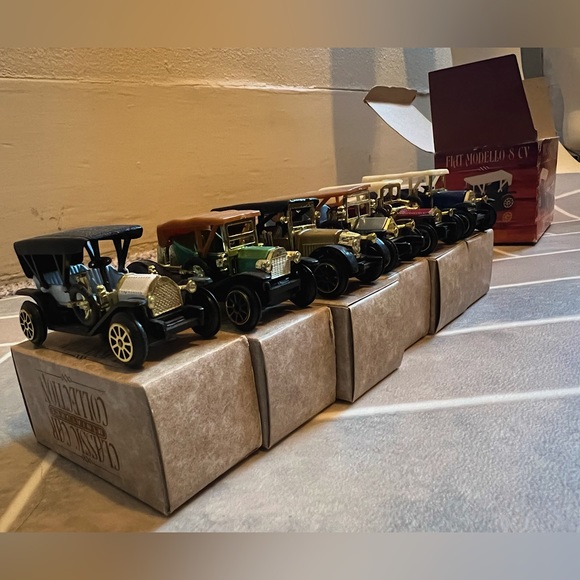 Collector’s Set | Accents | Nwt Collectors Set Classic Car Miniatures ...